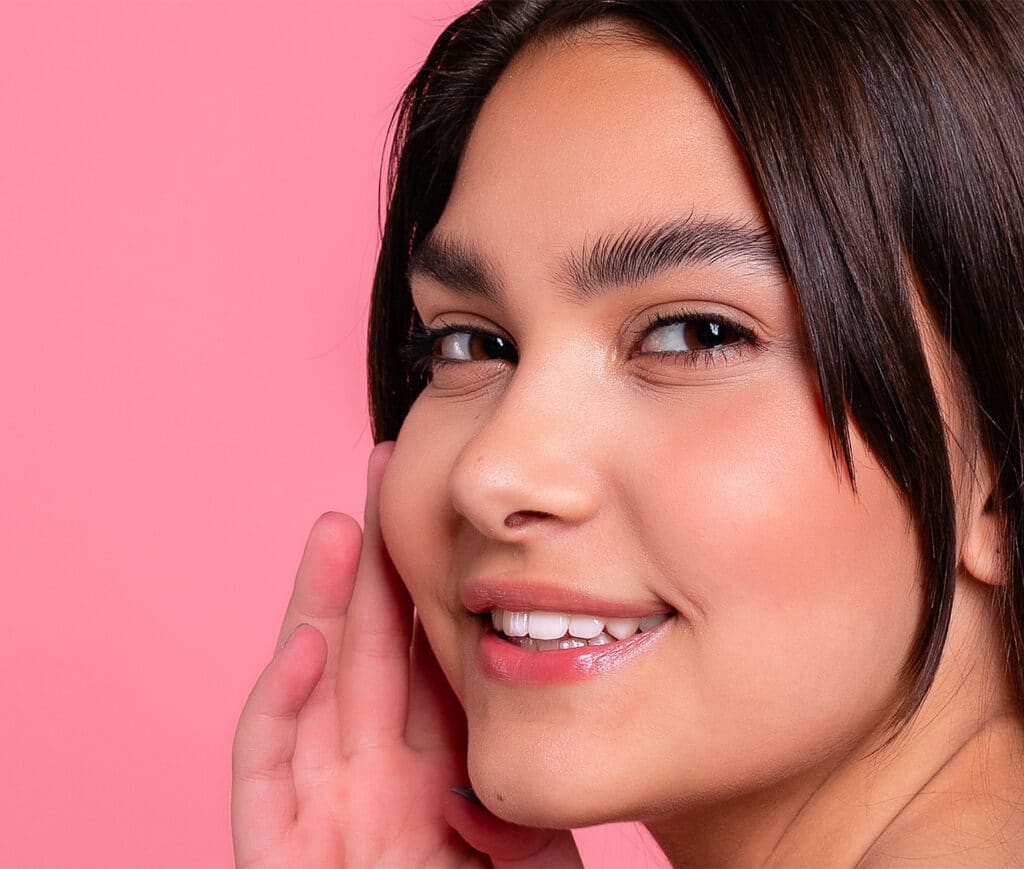 Acide hyaluronique pommettes à Paris | Médecine esthétique | Skin Marceau